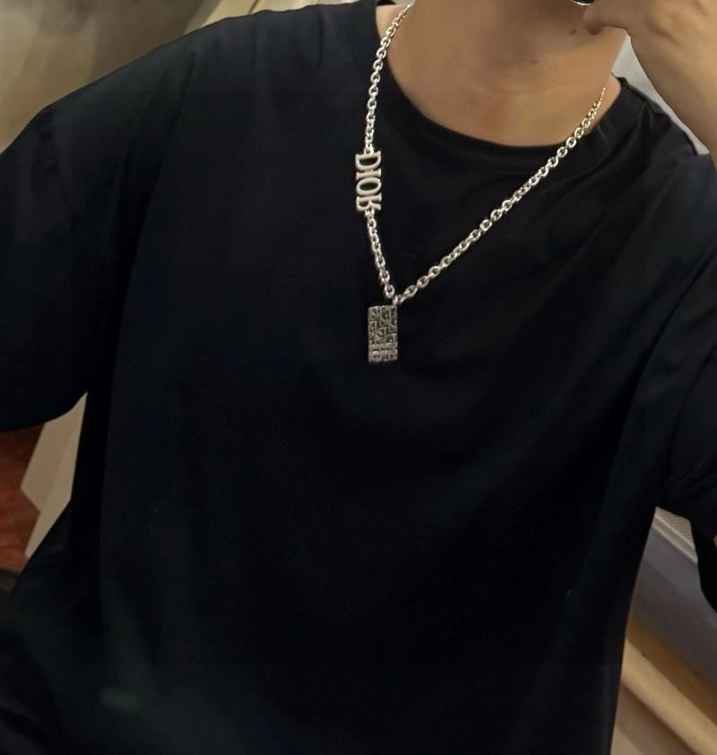 Inexpensive Christian Dior Necklaces