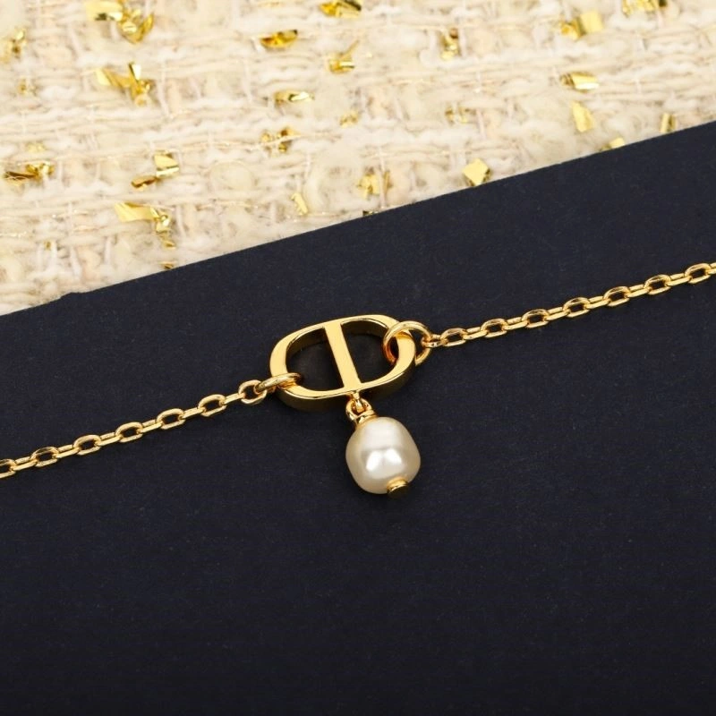 Top match Christian Dior Necklaces