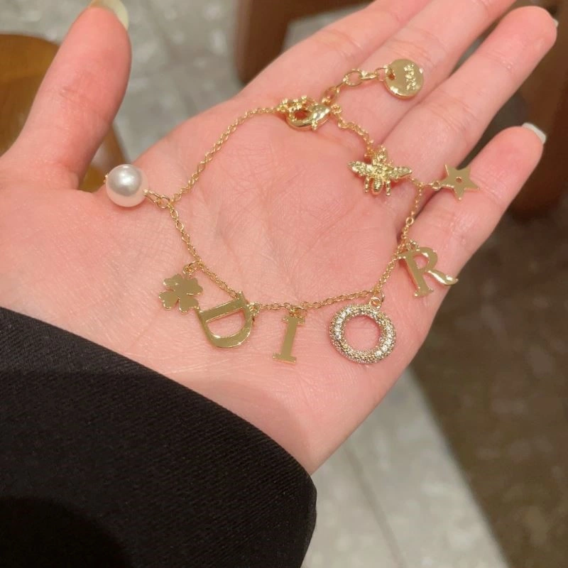 High fidelity Christian Dior Necklaces