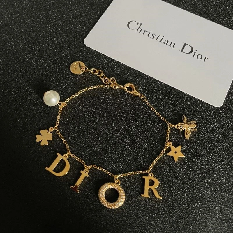 High fidelity Christian Dior Necklaces