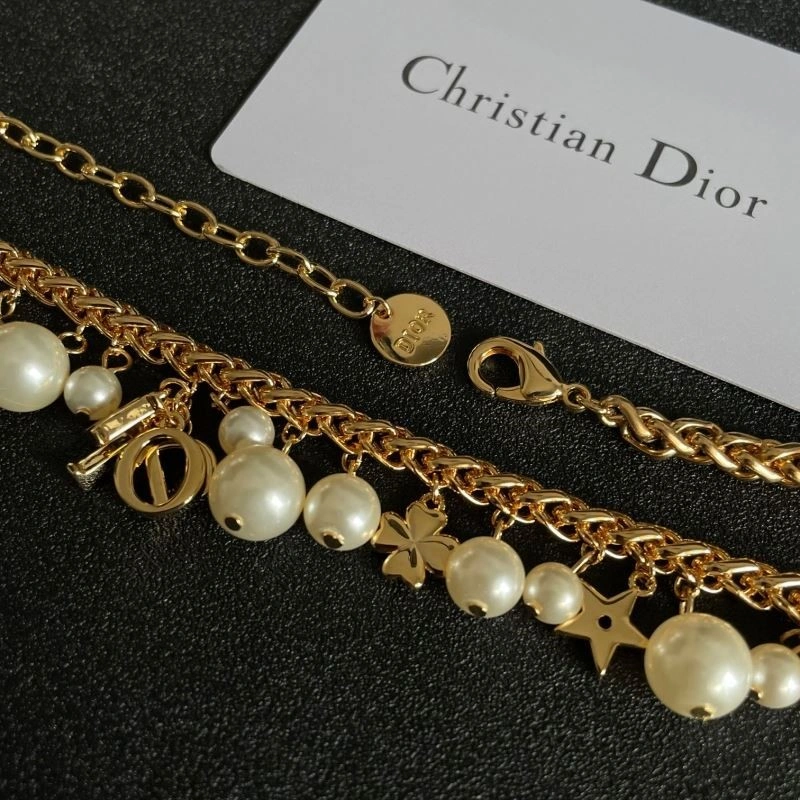 Low-cost Christian Dior Necklaces