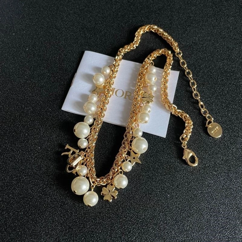 Low-cost Christian Dior Necklaces