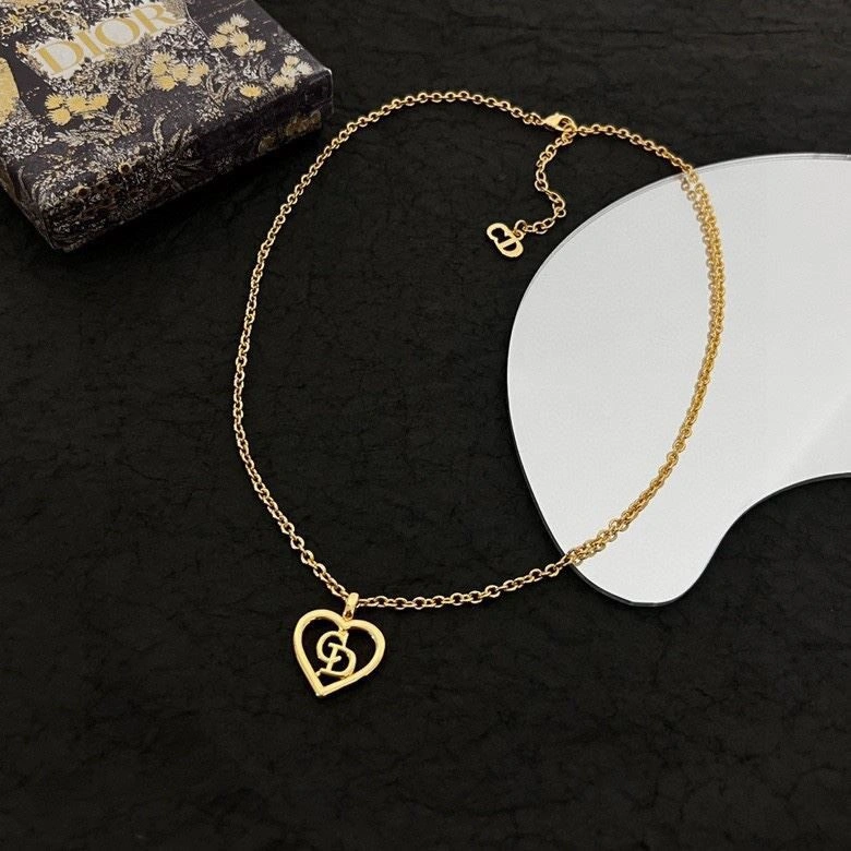 Bargain Christian Dior Necklaces