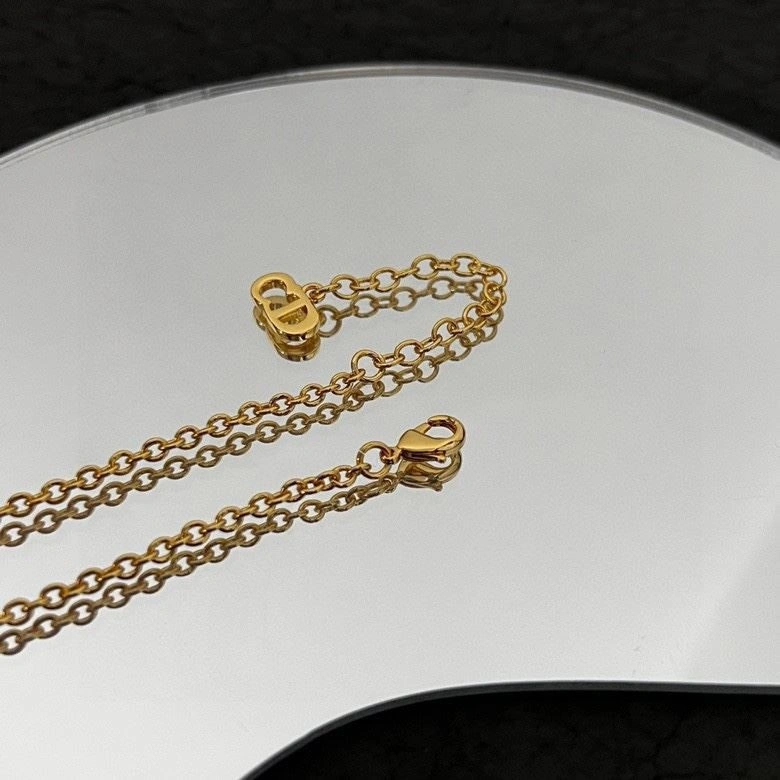Bargain Christian Dior Necklaces