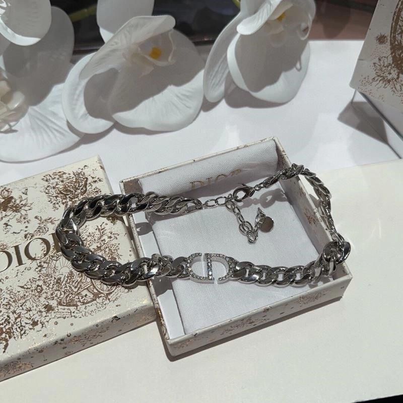 Discounted Christian Dior Necklaces