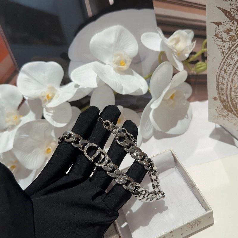 Discounted Christian Dior Necklaces