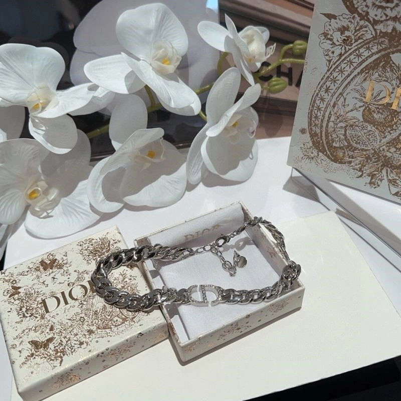 Discounted Christian Dior Necklaces