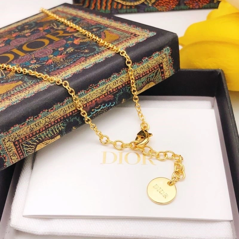 High fidelity Christian Dior Necklaces