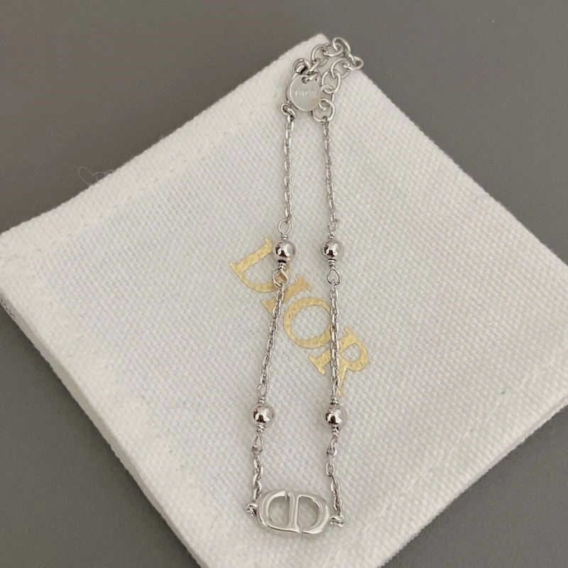 High fidelity Christian Dior Necklaces