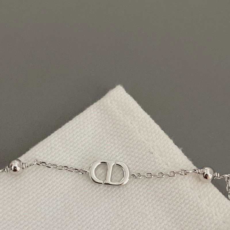 High fidelity Christian Dior Necklaces