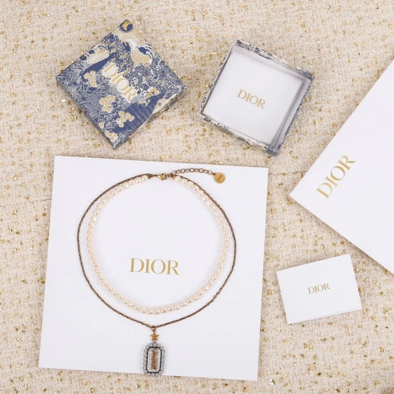 Top mirror Christian Dior Necklaces
