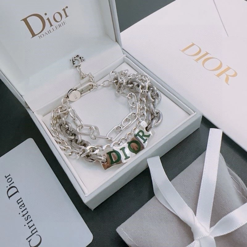 Discounted Christian Dior Necklaces