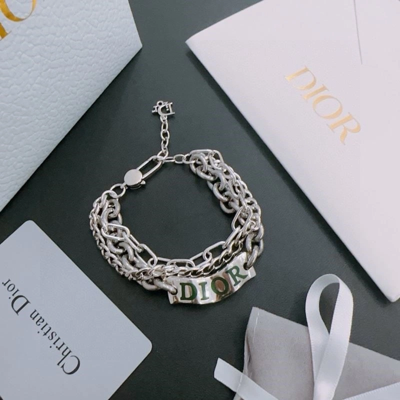Discounted Christian Dior Necklaces