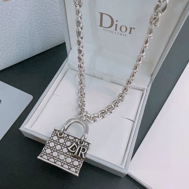 Bargain Christian Dior Necklaces