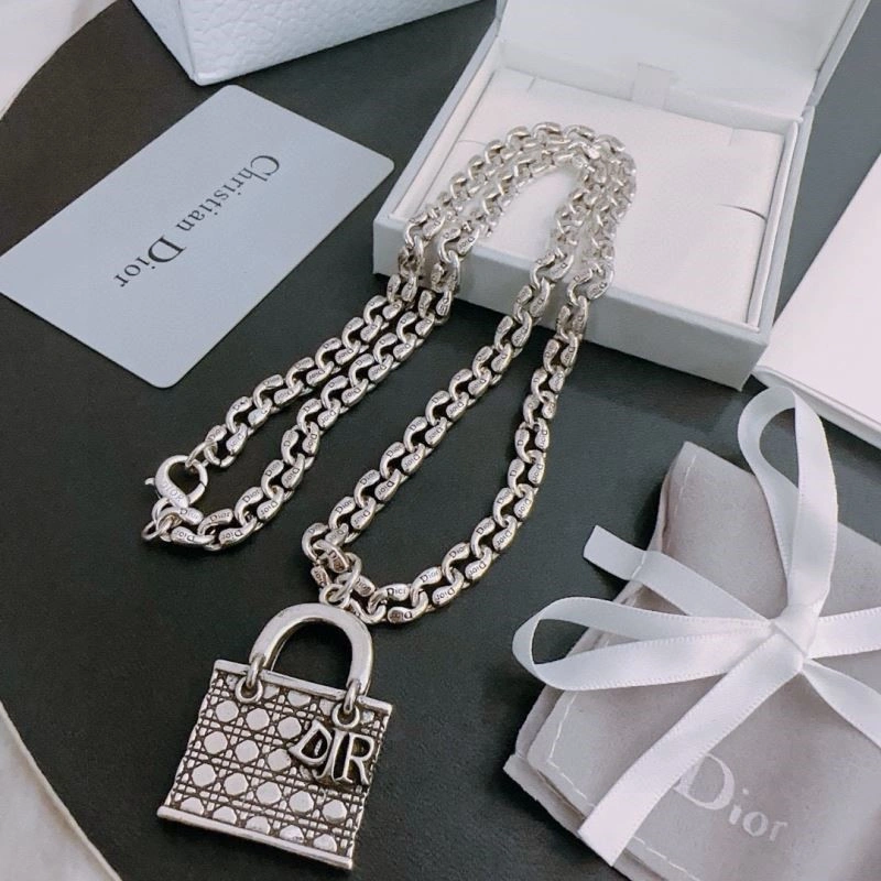 Bargain Christian Dior Necklaces