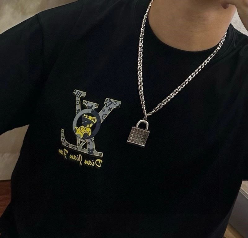 Bargain Christian Dior Necklaces