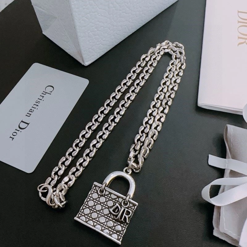 Bargain Christian Dior Necklaces