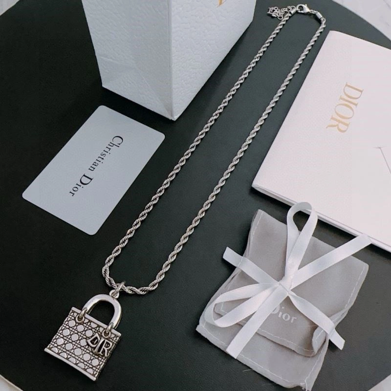Official Christian Dior Necklaces