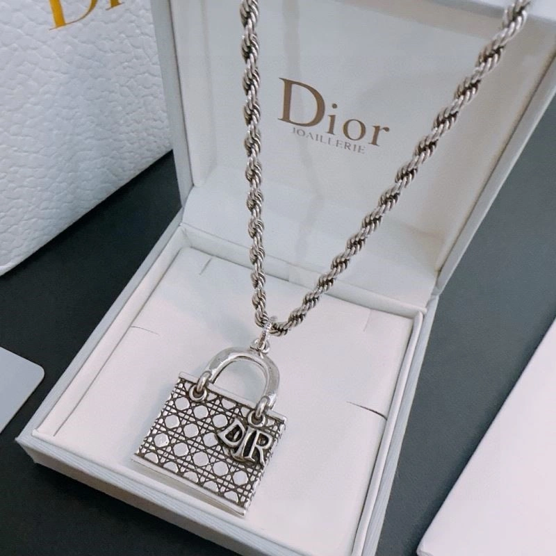 Official Christian Dior Necklaces
