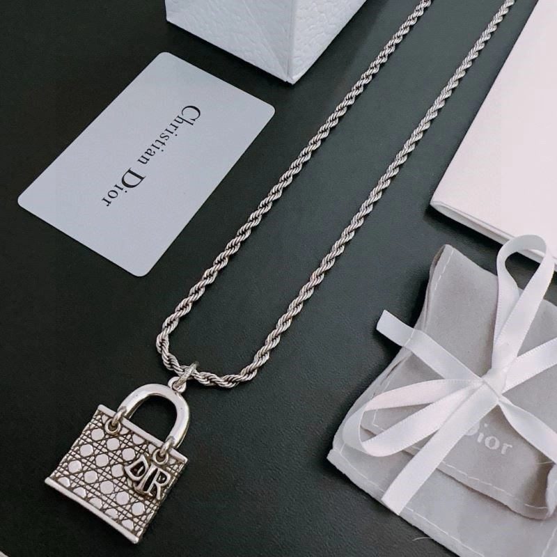 Official Christian Dior Necklaces