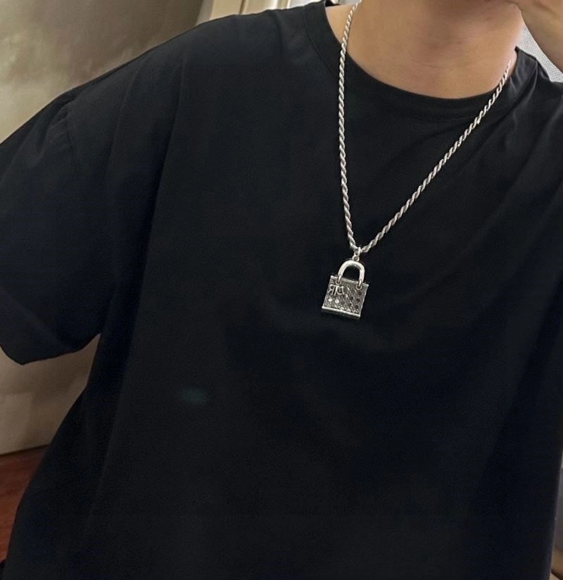 Official Christian Dior Necklaces