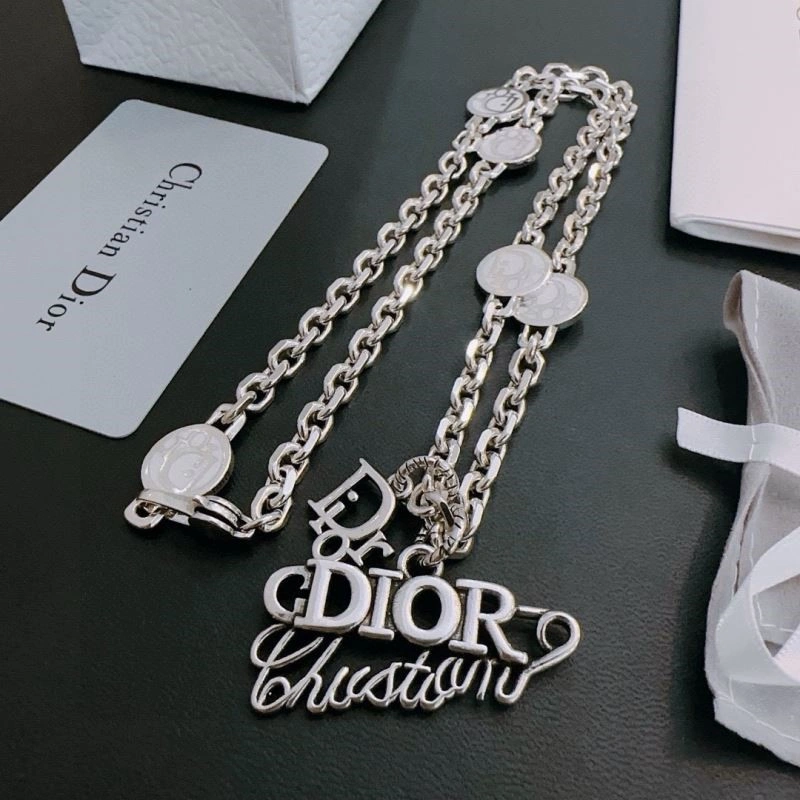 Low-cost Christian Dior Necklaces