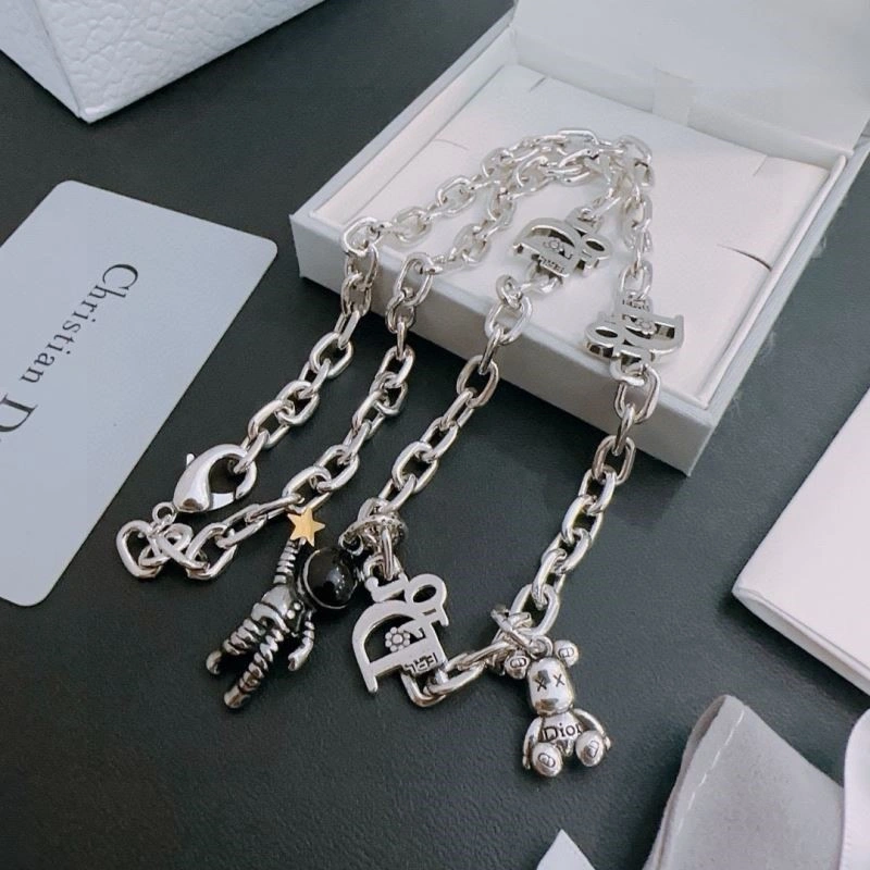 1:1 copy Christian Dior Necklaces