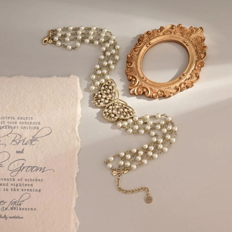 Top mirror Christian Dior Necklaces