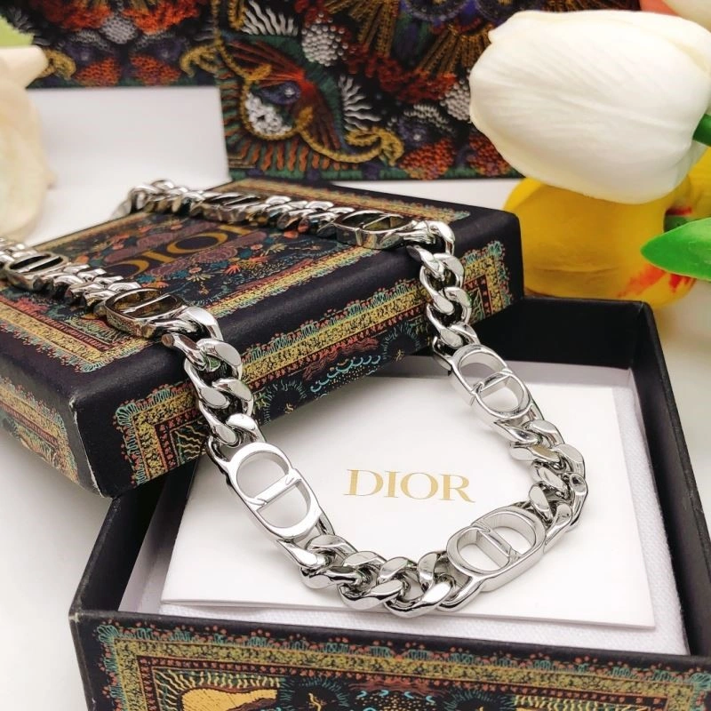 Economical Christian Dior Necklaces