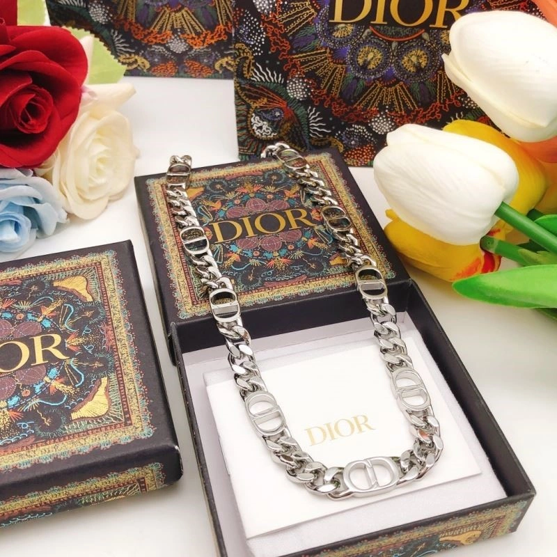 Economical Christian Dior Necklaces