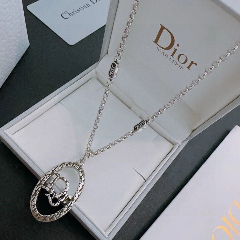 Official Christian Dior Necklaces