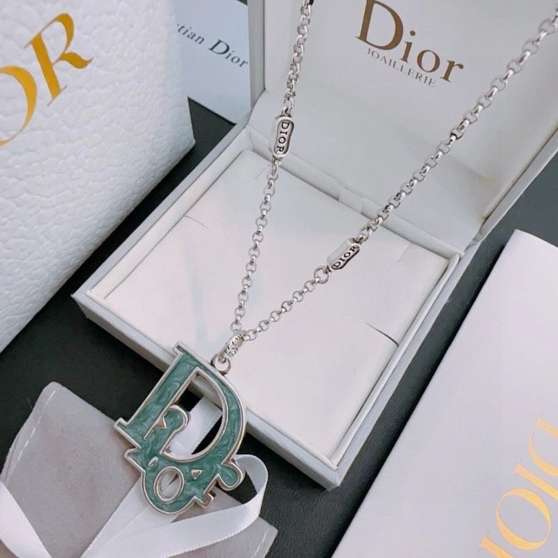 High fidelity Christian Dior Necklaces