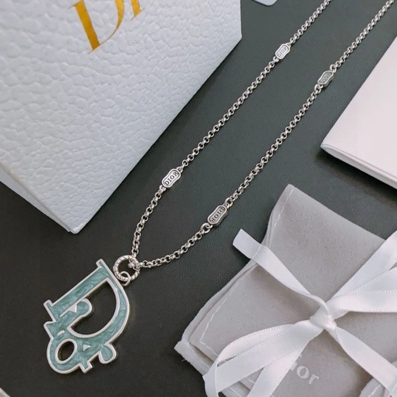 High fidelity Christian Dior Necklaces