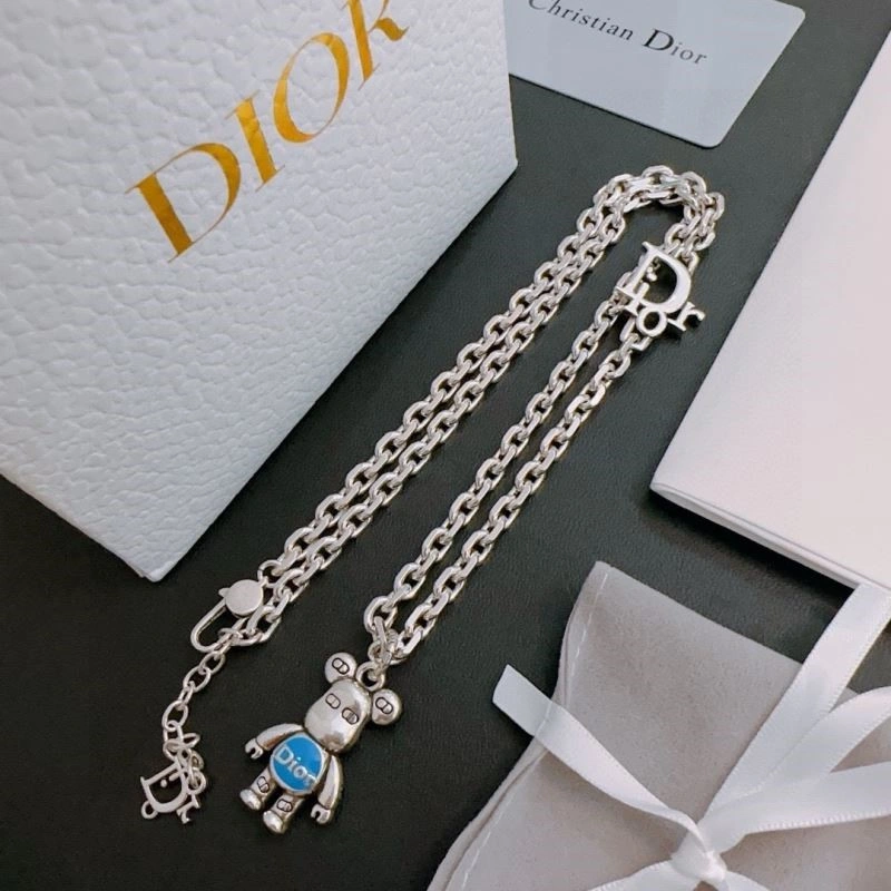Economical Christian Dior Necklaces