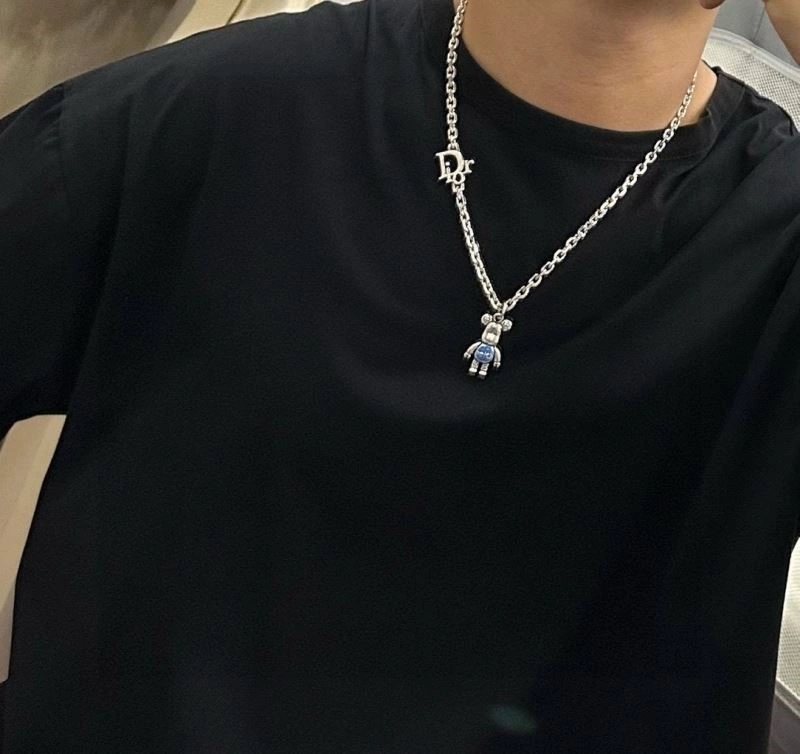 Economical Christian Dior Necklaces