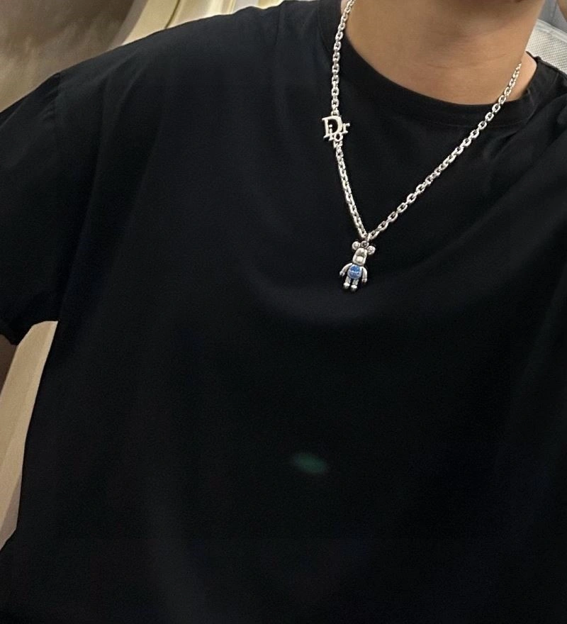 Economical Christian Dior Necklaces