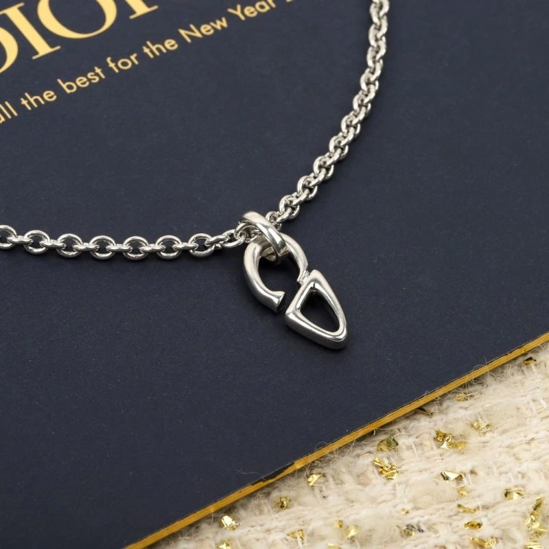 High fidelity Christian Dior Necklaces
