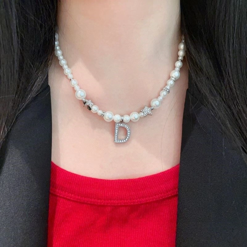 Low-cost Christian Dior Necklaces
