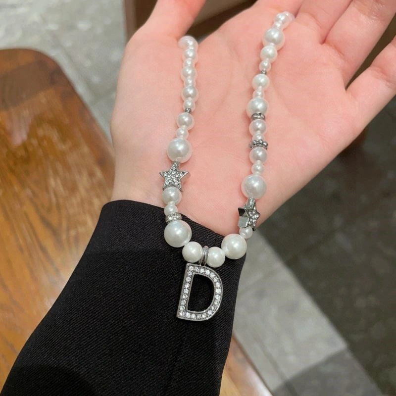Low-cost Christian Dior Necklaces