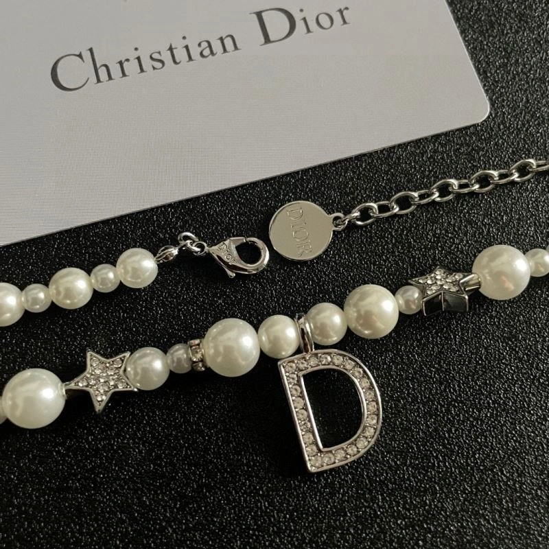 Low-cost Christian Dior Necklaces