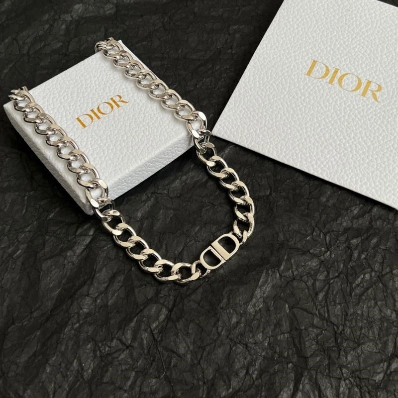 1:1 copy Christian Dior Necklaces