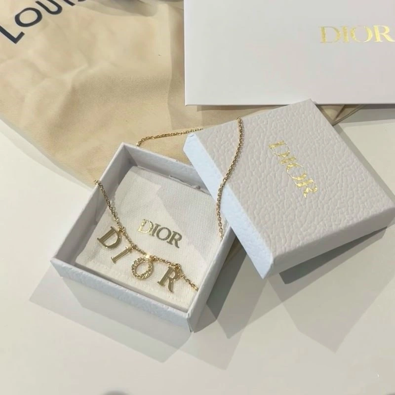 Factory-made Christian Dior Necklaces