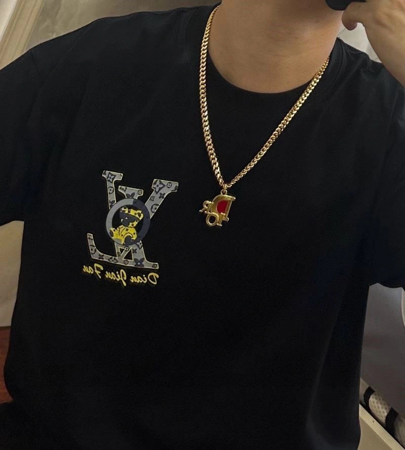 Factory-made Christian Dior Necklaces