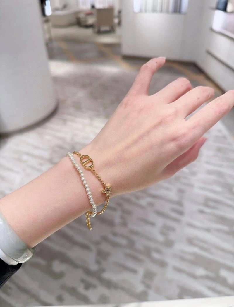 Discounted Christian Dior Necklaces
