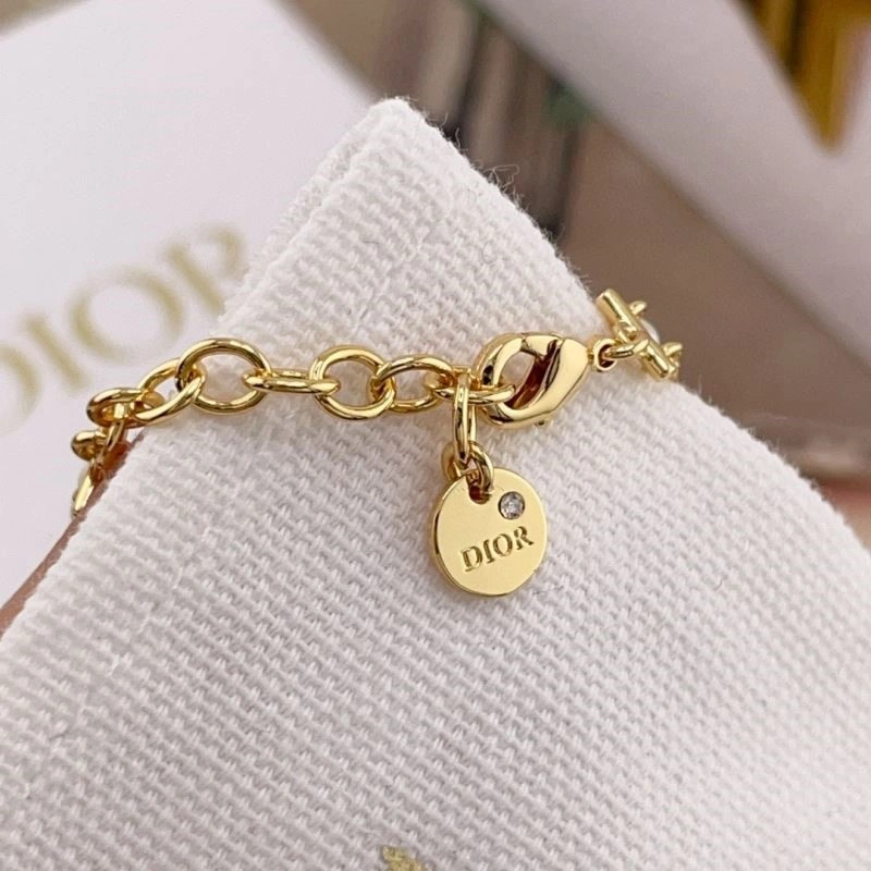 Discounted Christian Dior Necklaces