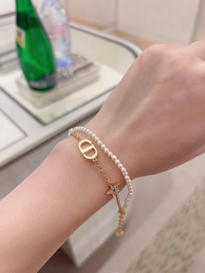 Discounted Christian Dior Necklaces