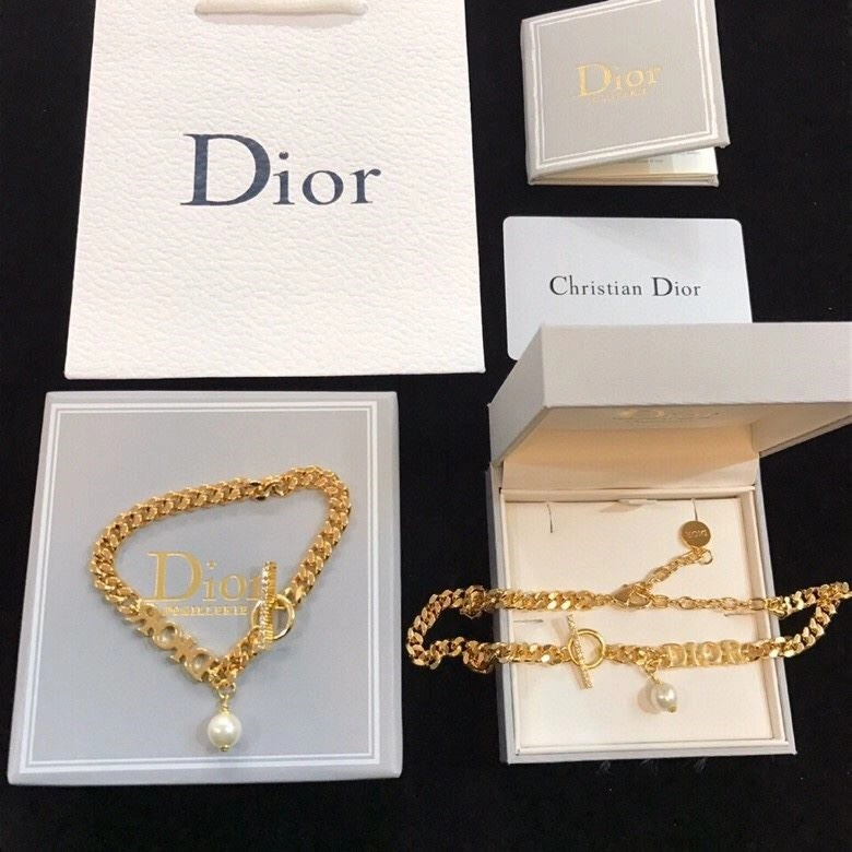 Factory-made Christian Dior Necklaces