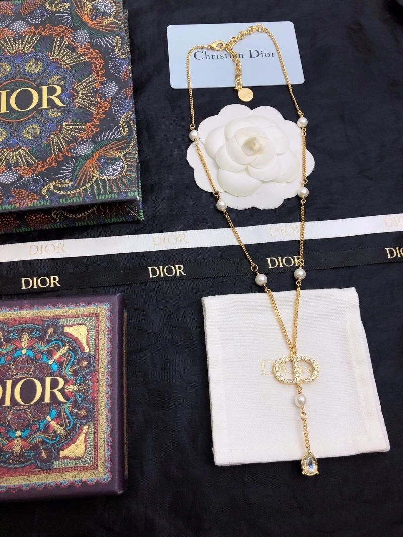 Top mirror Christian Dior Necklaces