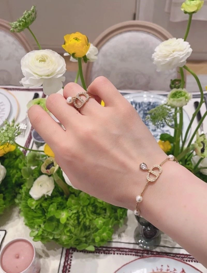 Top mirror Christian Dior Necklaces