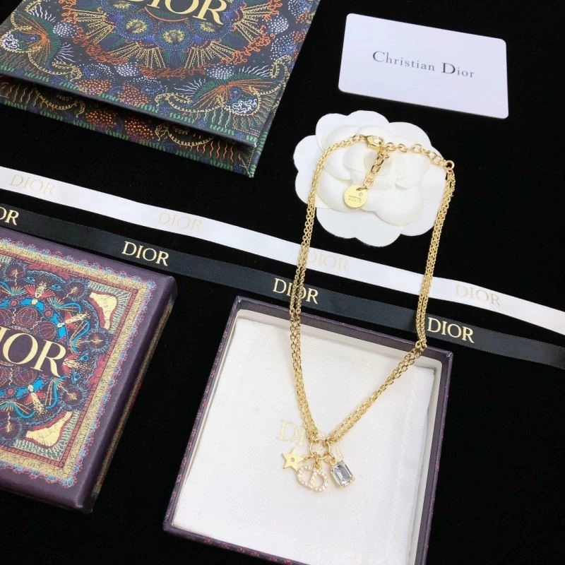 High fidelity Christian Dior Necklaces